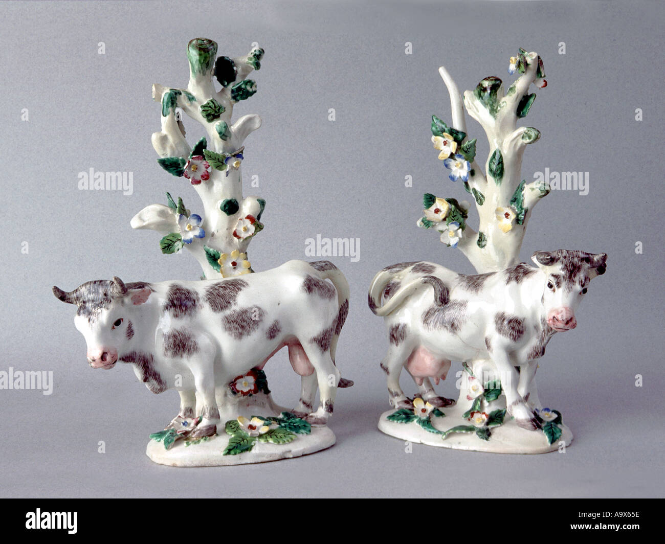 Porcelain cow hi-res stock photography and images - Alamy
