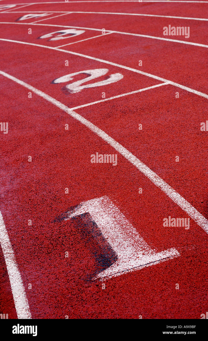 Oval running track hi-res stock photography and images - Alamy