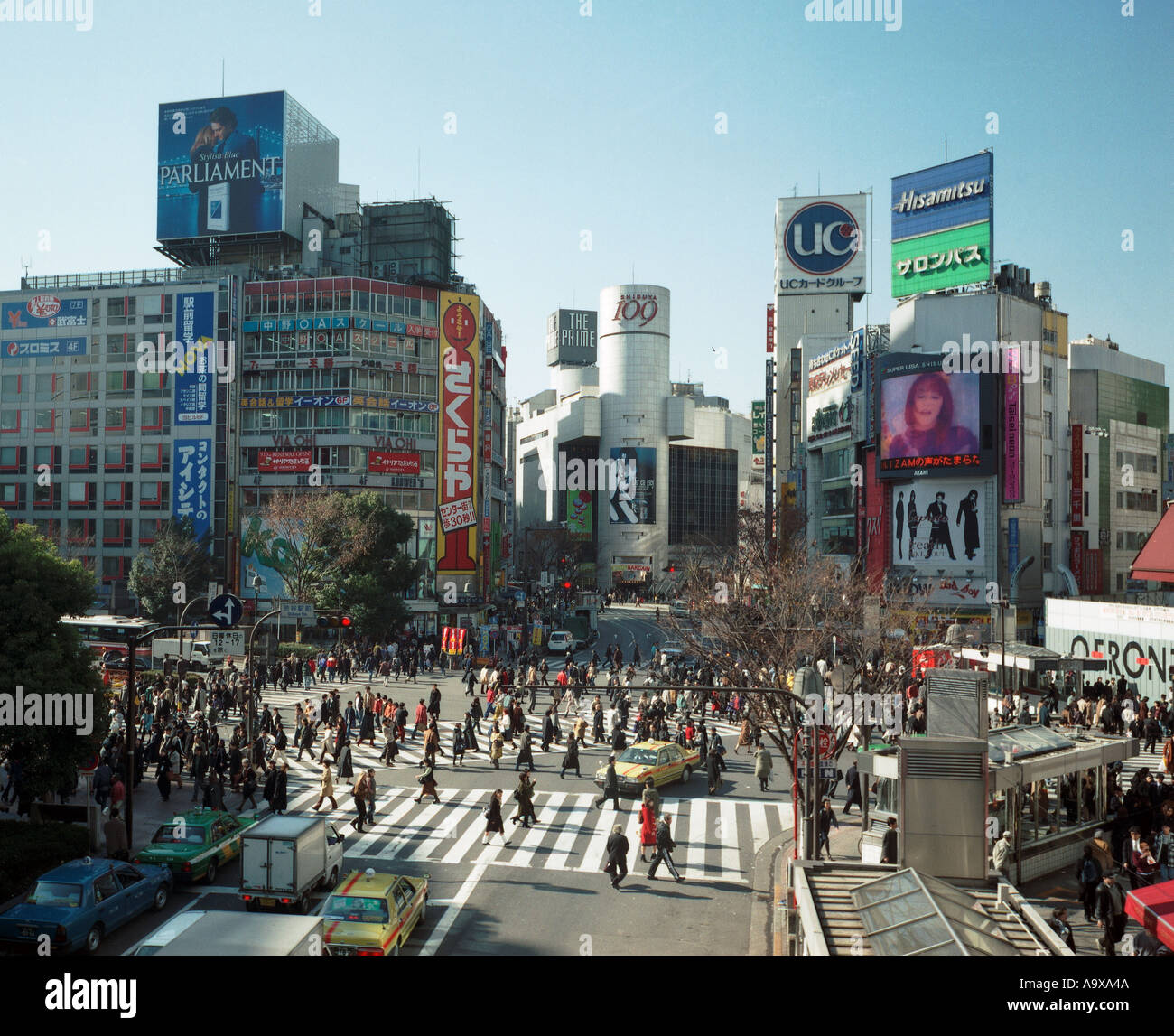 Shibuya crossing adverts hi-res stock photography and images - Alamy