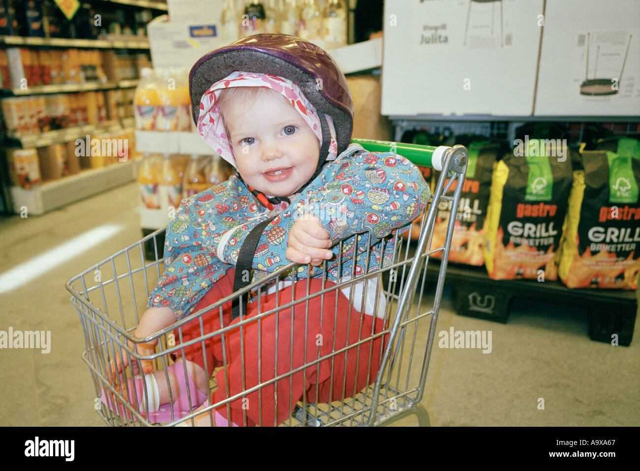 Lost in the supermarket Stock Photo - Alamy