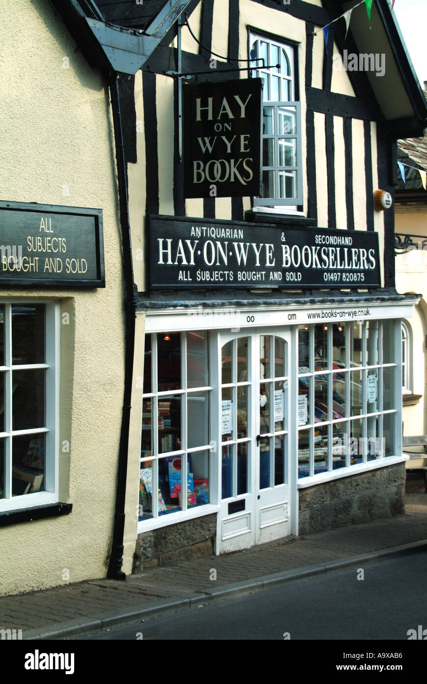 White british shopkeeper hi-res stock photography and images - Alamy