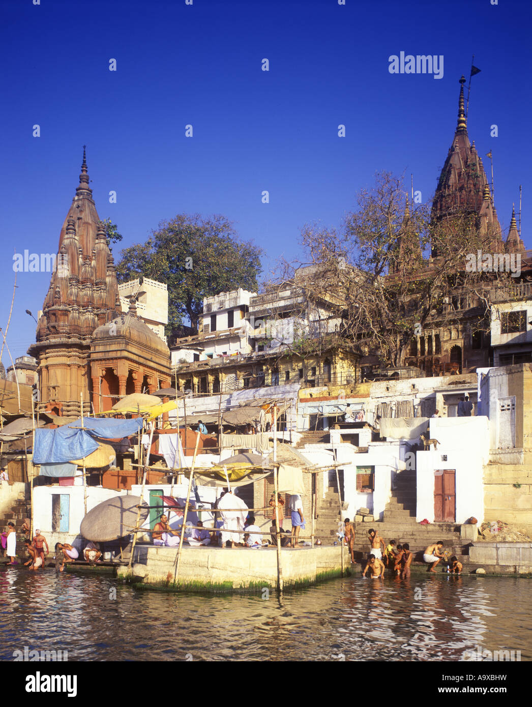 SCINDIA GHAT RIVER GANGES VARANASI UTAR PRADESH INDIA Stock Photo - Alamy