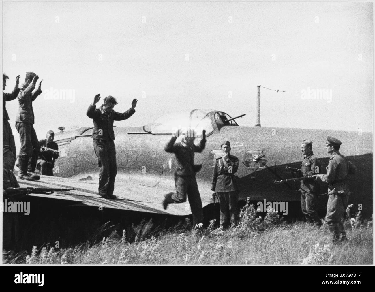 Aircrew hi-res stock photography and images - Alamy