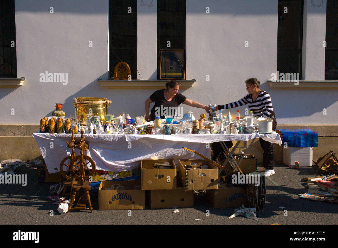 Alt Wiener Flohmarkt flea market in Vienna Austria EU Stock Photo - Alamy
