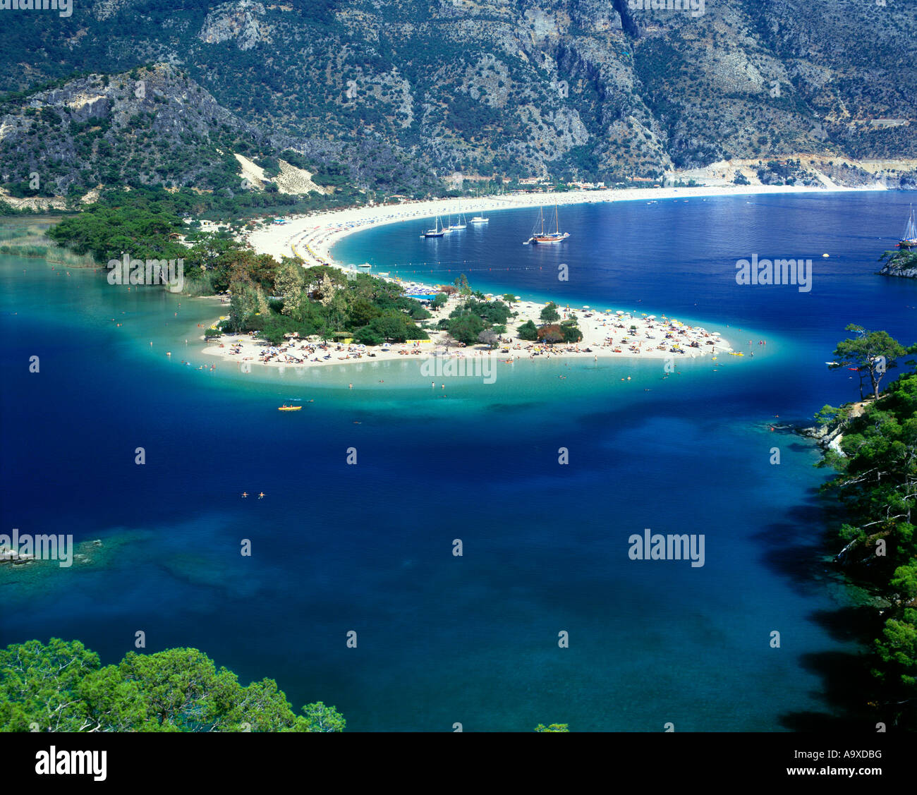 SCENIC LAGOON OLU DENIZ BEACH FETHIYE AEGEAN COASTLINE TURKEY Stock ...