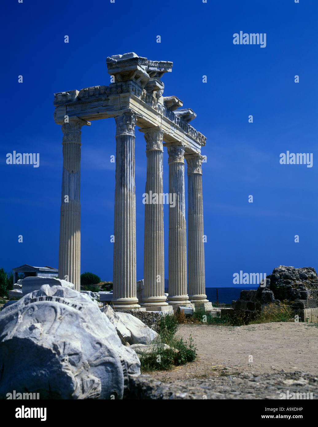 Side columns hi-res stock photography and images - Alamy