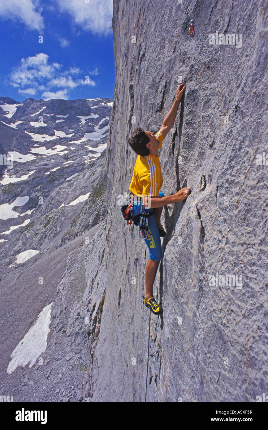 climber in action Stock Photo - Alamy