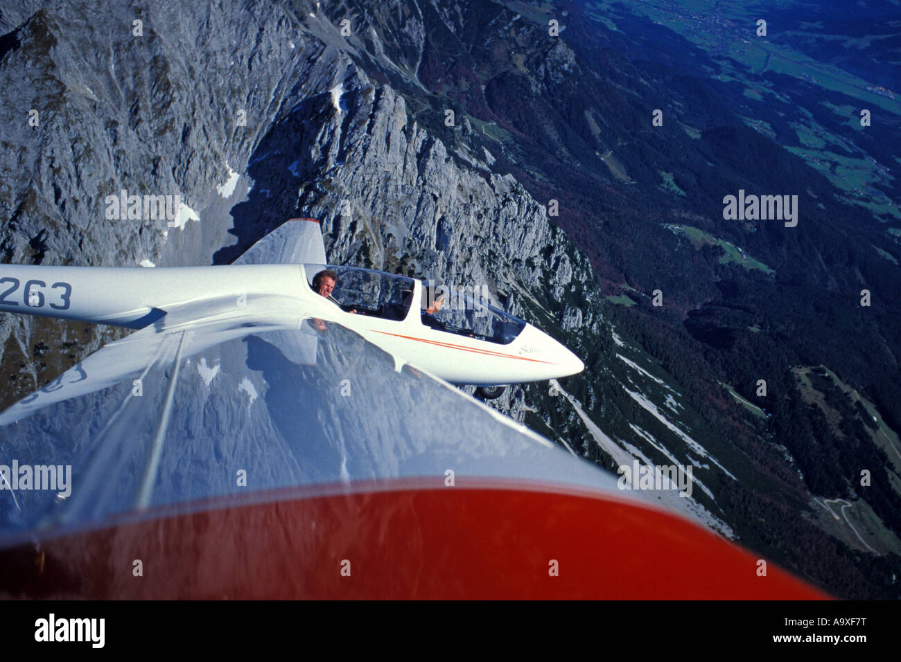 Full size glider hi-res stock photography and images - Alamy