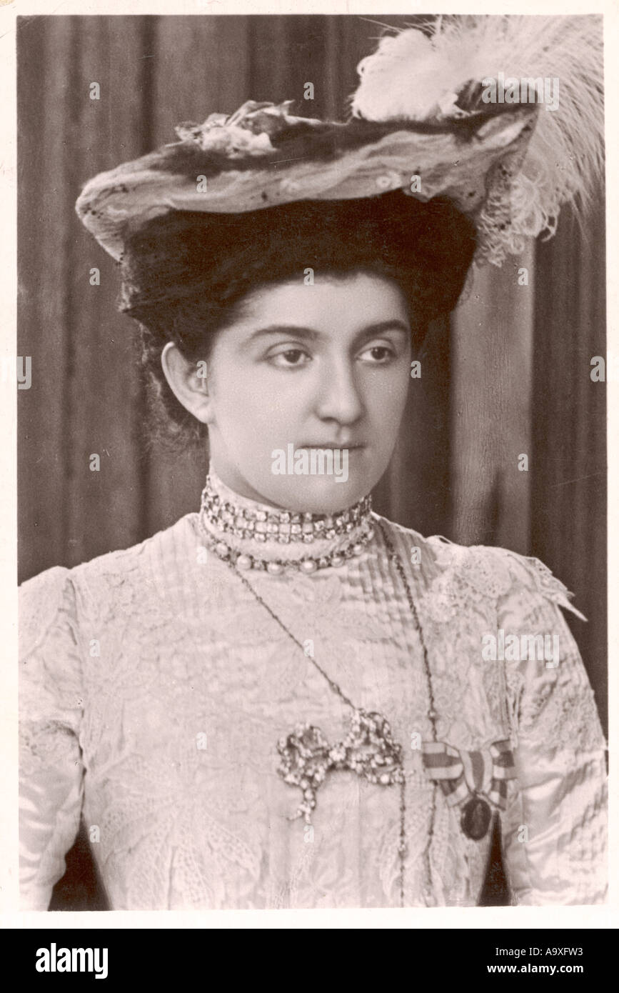 Queen elena of italy hi-res stock photography and images - Alamy