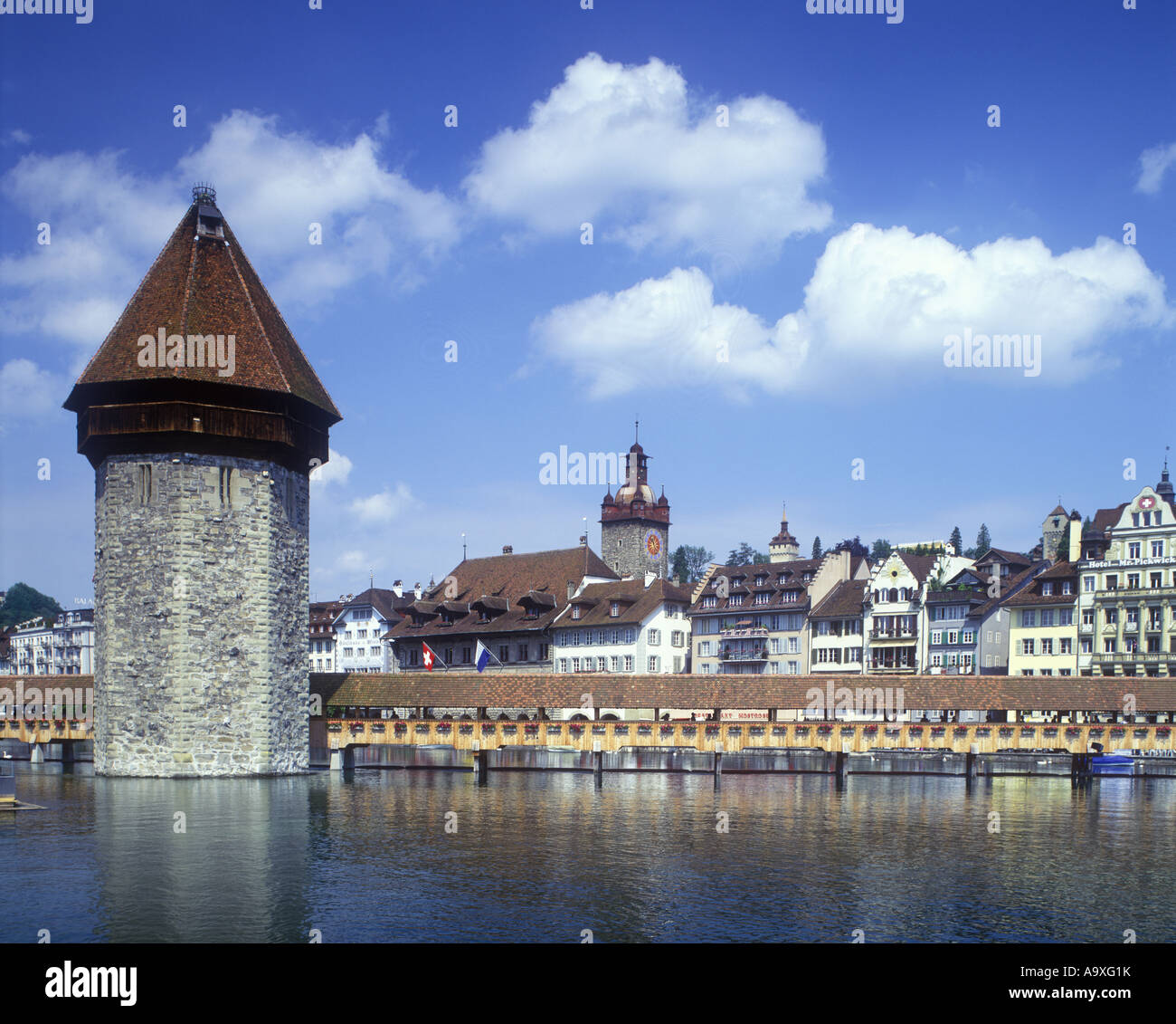CHAPEL BRIDGE WATER TOWER LUCERNE SWITZERLAND Stock Photo - Alamy