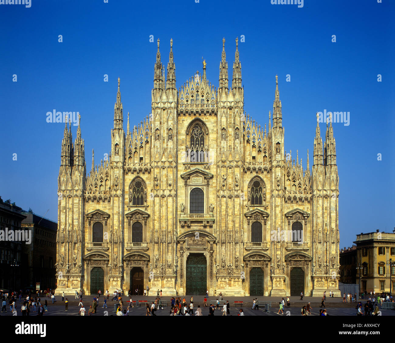 WEST FRONT DUOMO PIAZZA DI DUOMO MILAN ITALY Stock Photo - Alamy