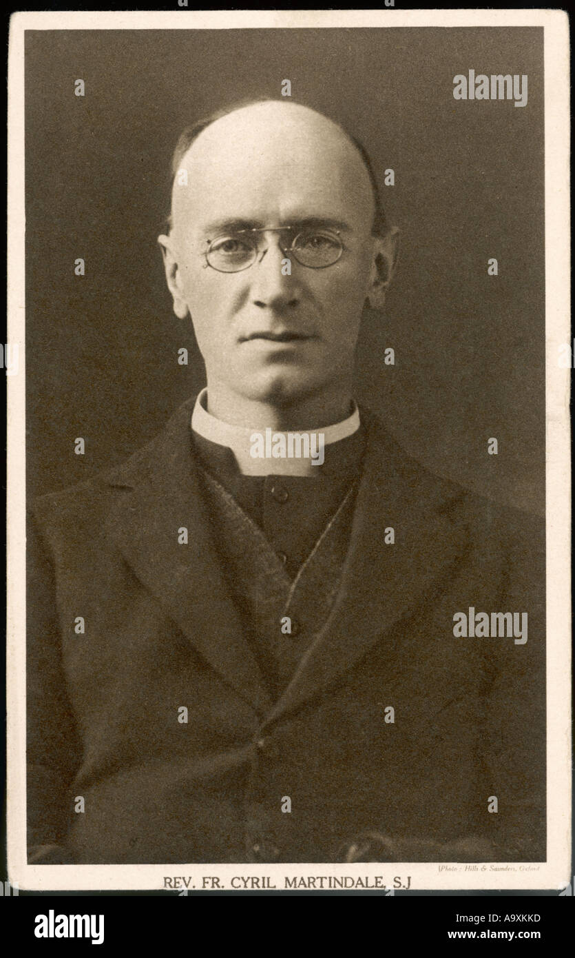 1920s priest hi-res stock photography and images - Alamy