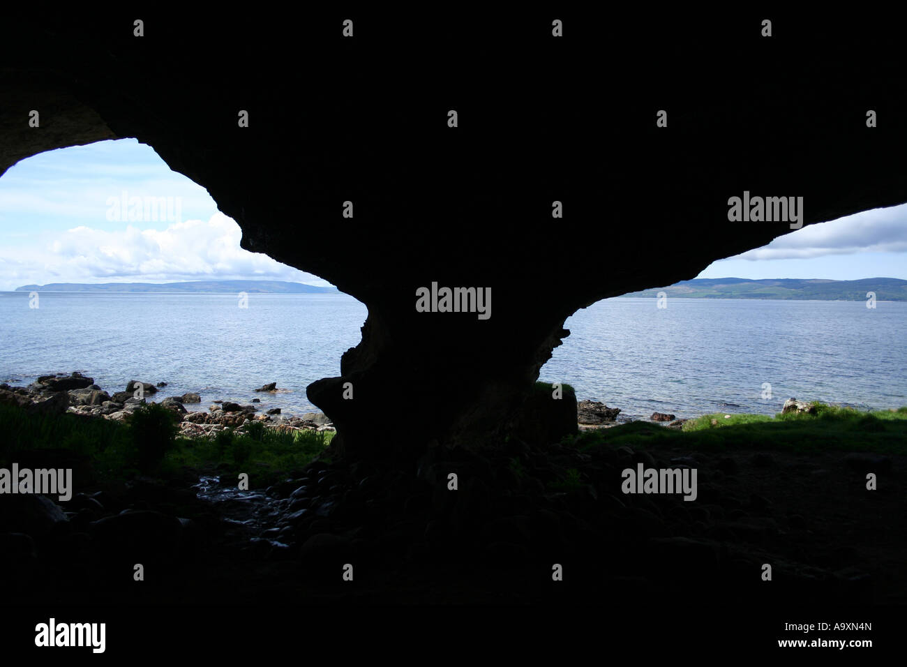 Black cave arran hi-res stock photography and images - Alamy
