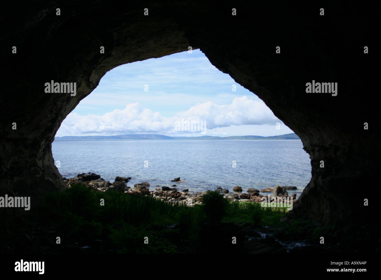Black cave arran hi-res stock photography and images - Alamy