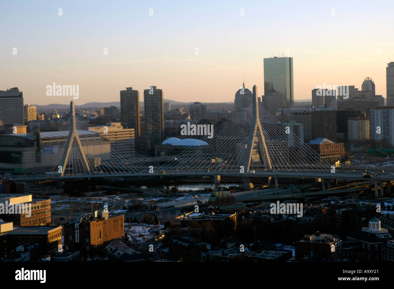 Boston skyline bunker hill monument hi-res stock photography and images ...