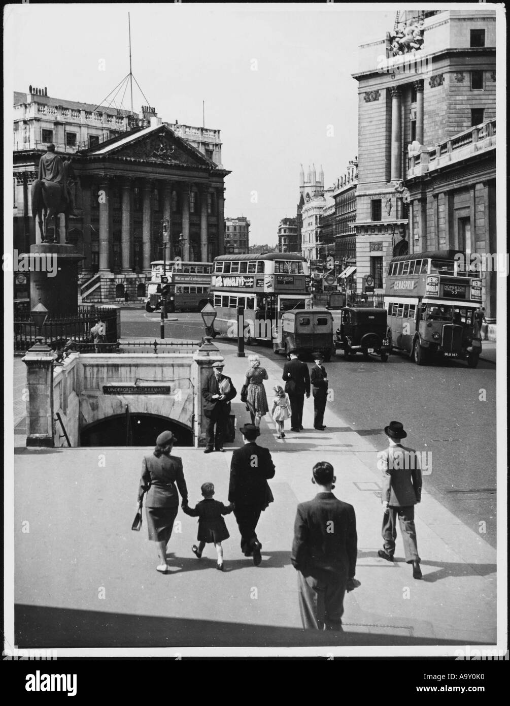 1950 bank hi-res stock photography and images - Alamy