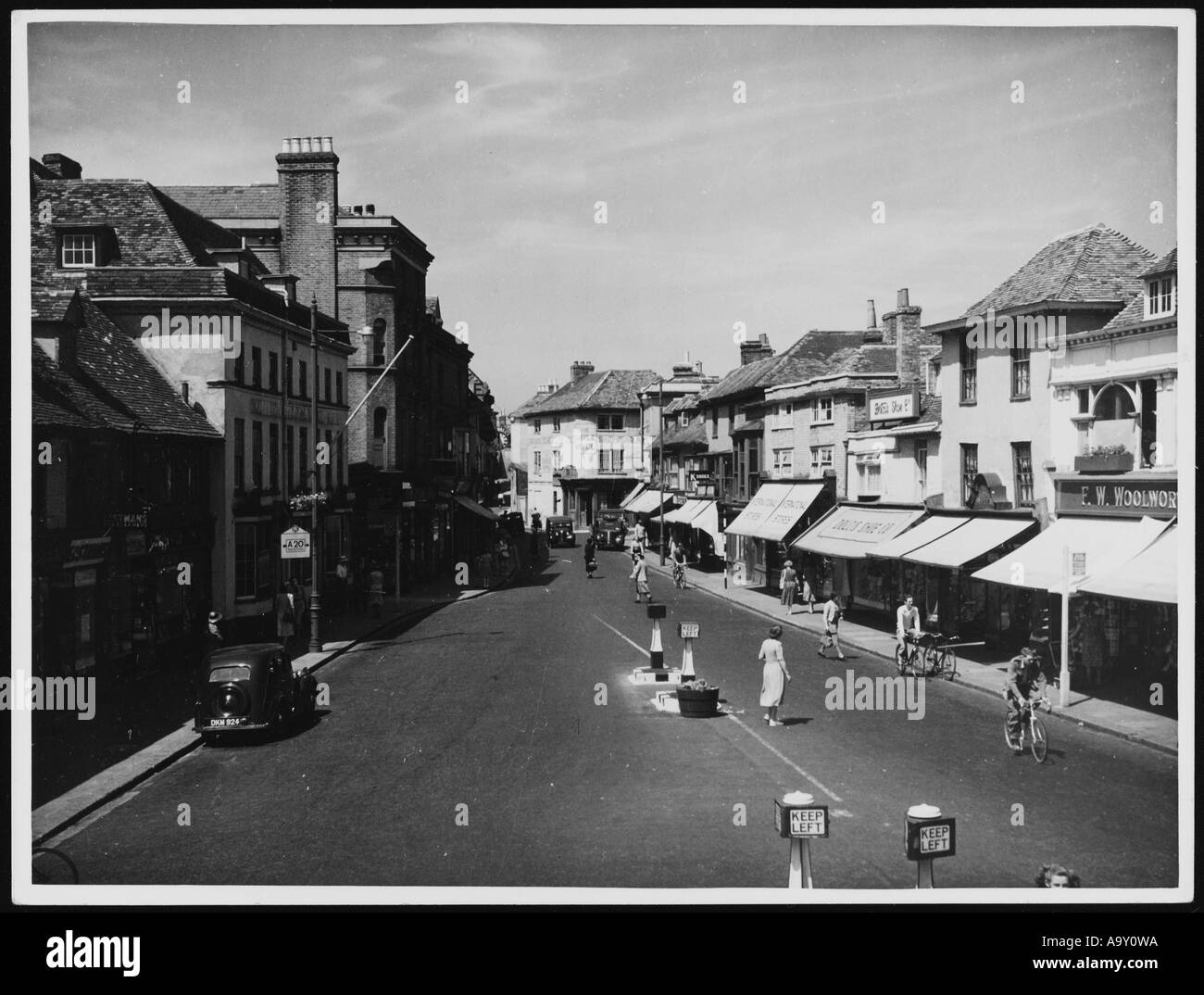 Woolworths 1950s hi-res stock photography and images - Alamy