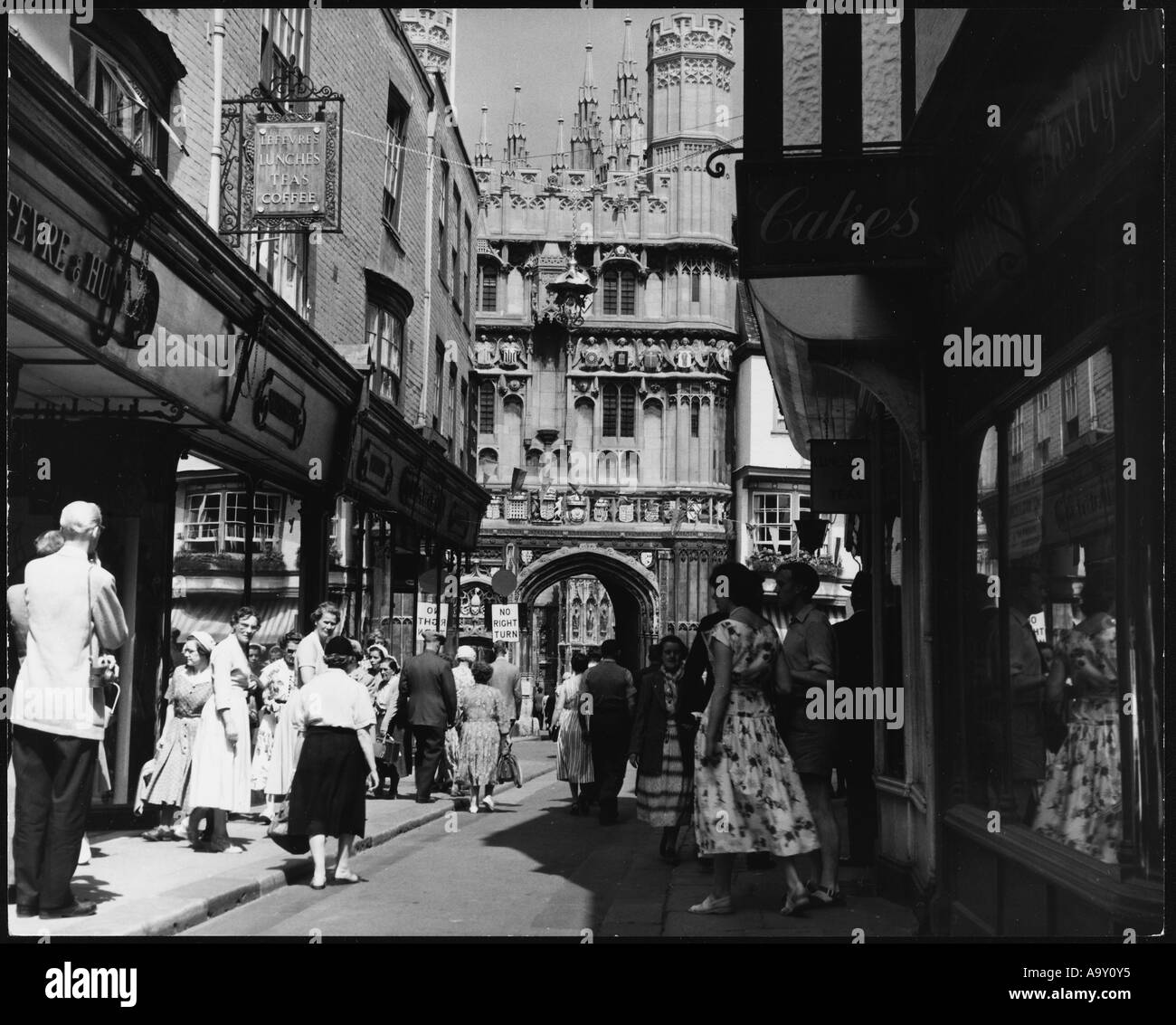 Street scene pedestrians on Black and White Stock Photos & Images - Alamy