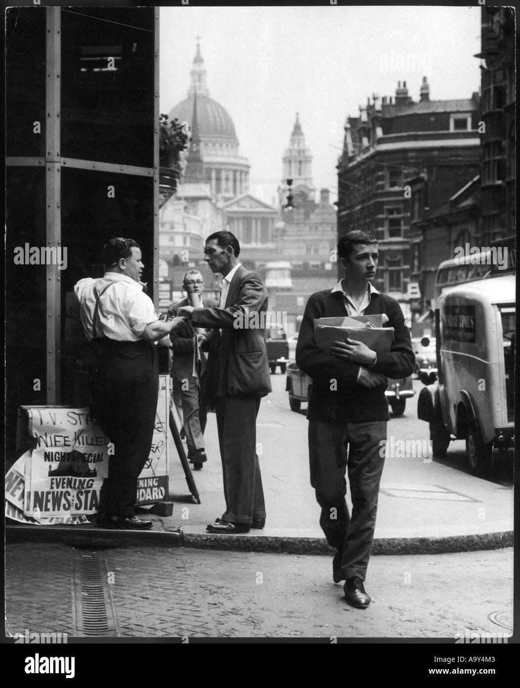 1960s street britain hi-res stock photography and images - Alamy