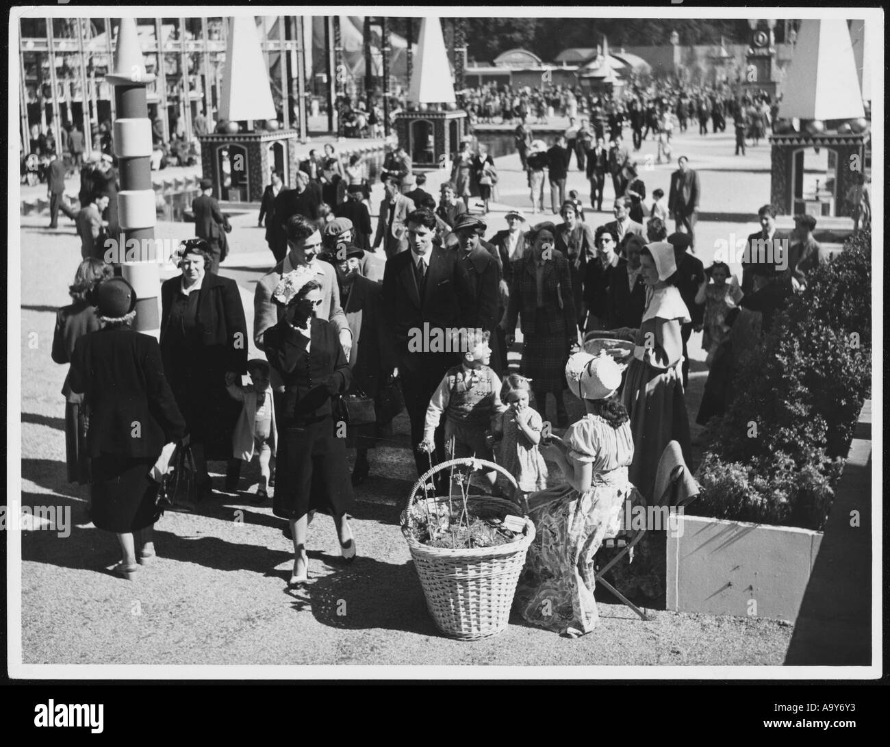 1950s britain children hi-res stock photography and images - Alamy