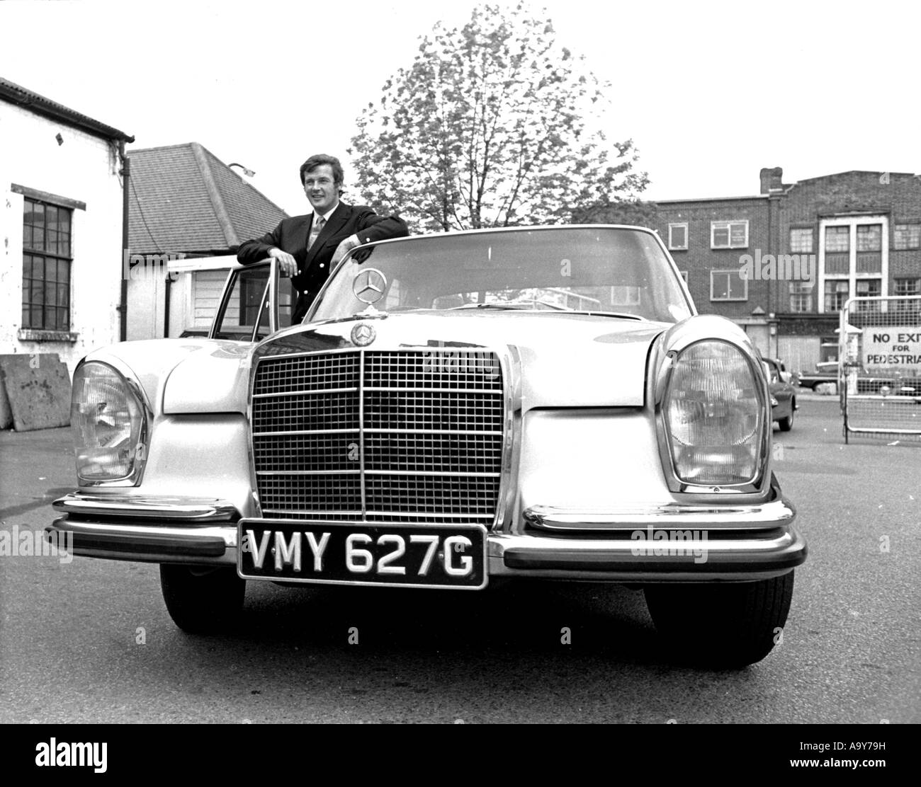 Roger moore car hi-res stock photography and images - Alamy
