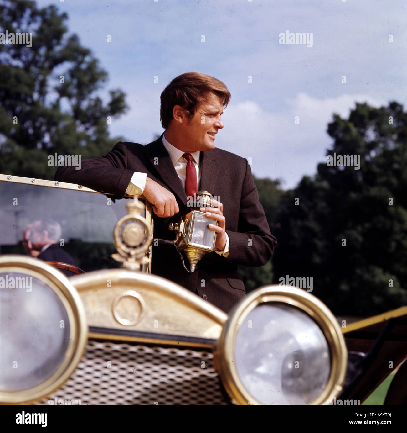 Crossplot (1969) roger moore hi-res stock photography and images - Alamy