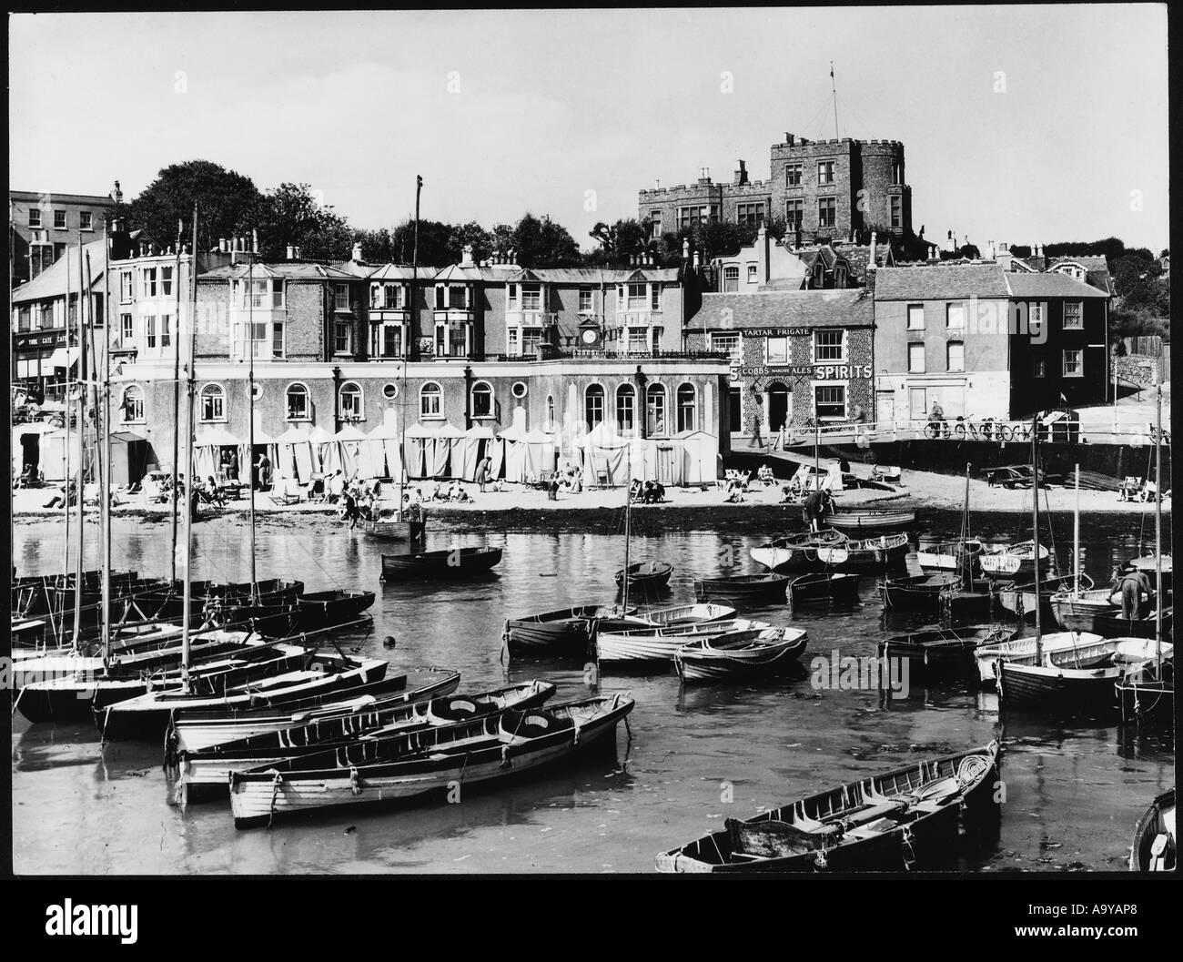 Broadstairs 1950s Black and White Stock Photos & Images - Alamy