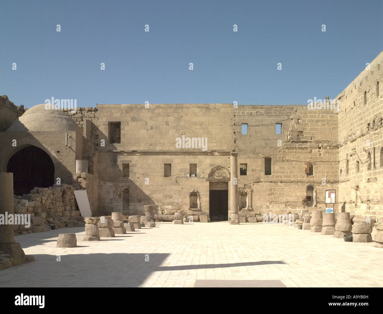 White monastery egypt sohag hi-res stock photography and images - Alamy