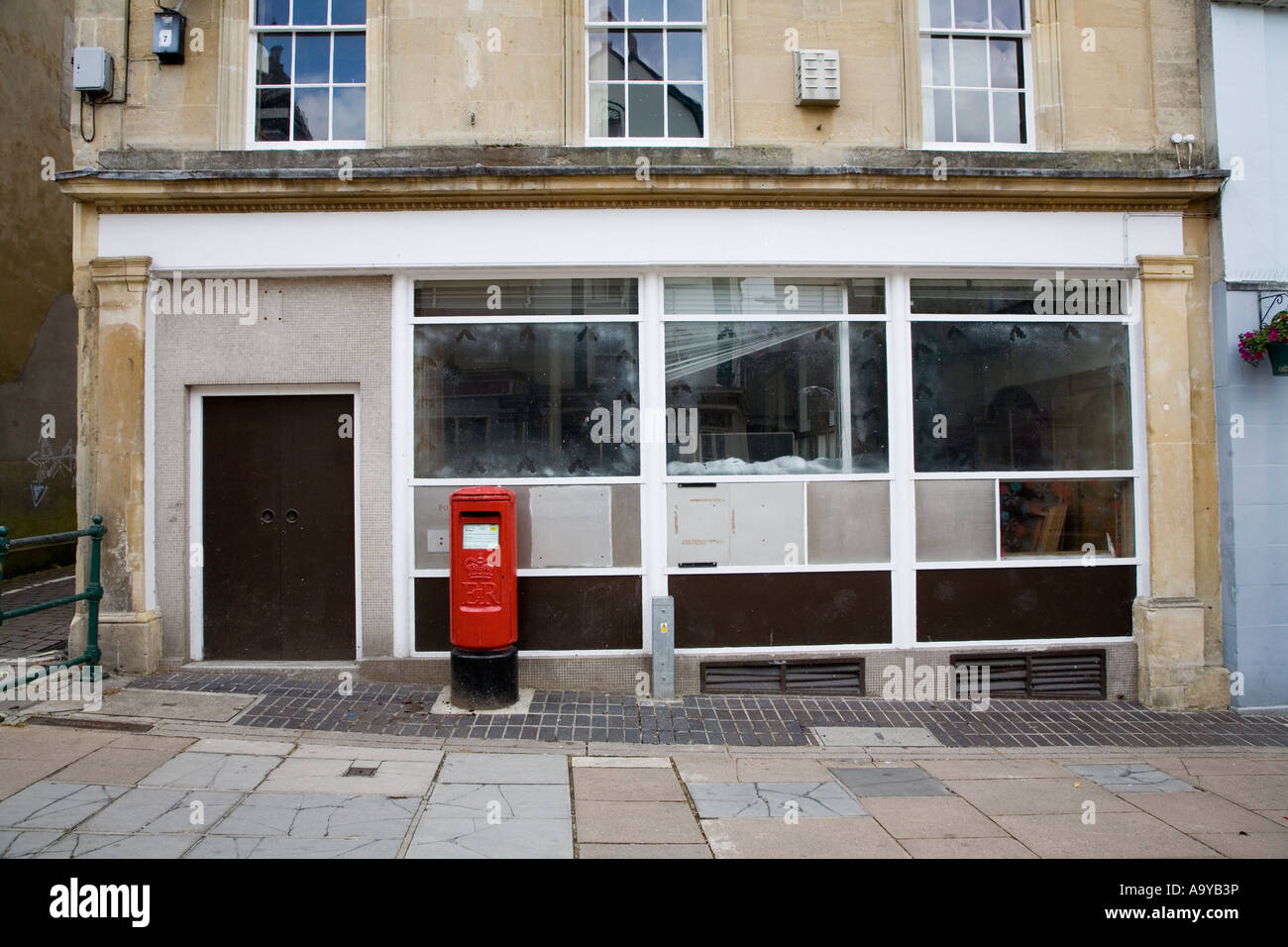 Closed post office hi-res stock photography and images - Alamy