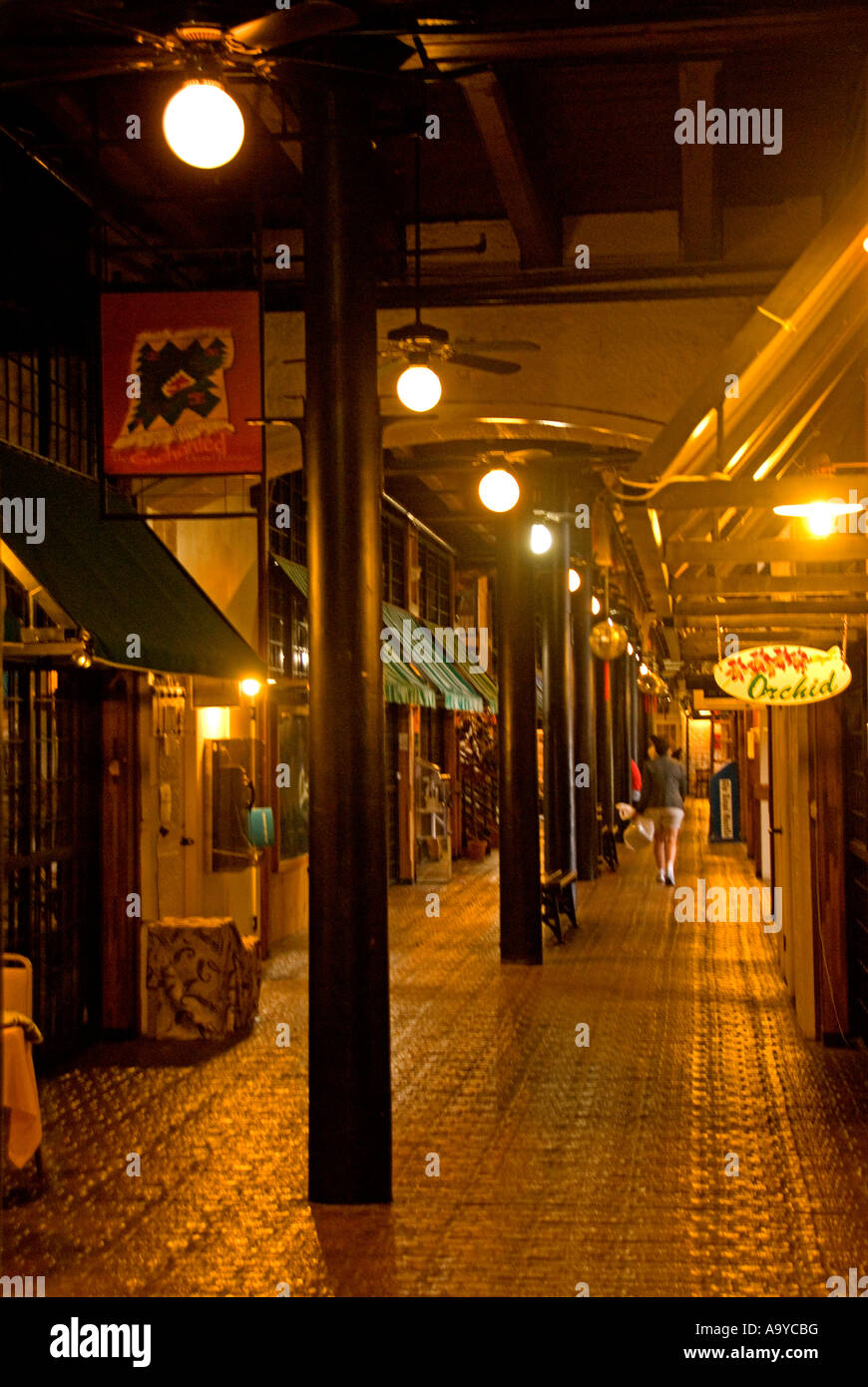 Bermuda Dockyard Clocktower shopping mall lamp posts Stock Photo - Alamy