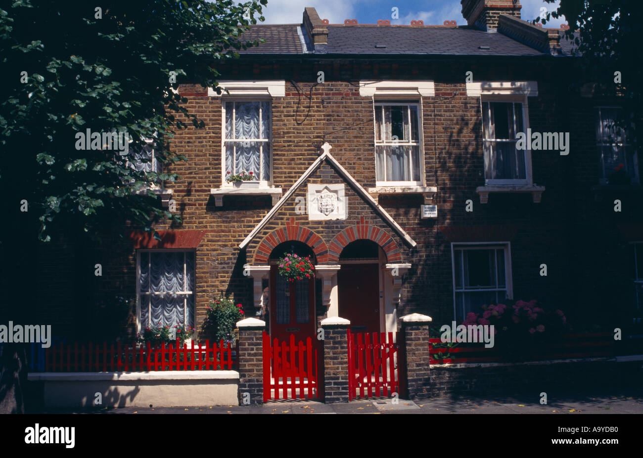 19th century workers house uk hi-res stock photography and images - Alamy