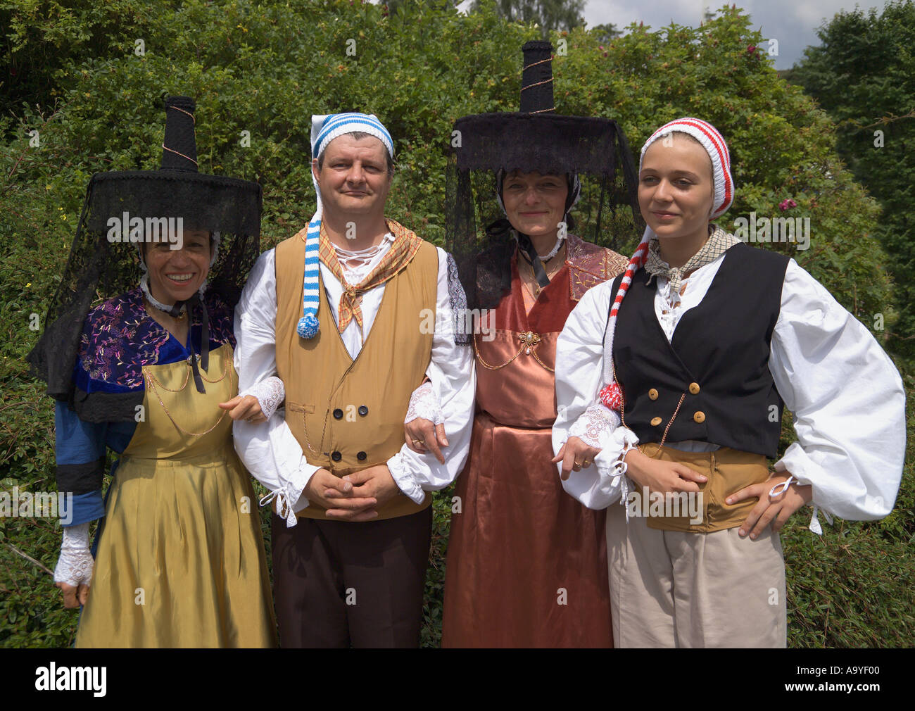Dress french costumes people hi-res stock photography and images - Alamy