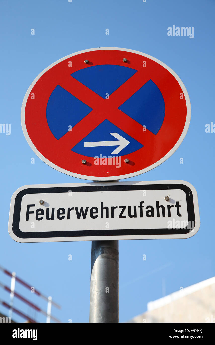 Fire department access sign hi-res stock photography and images - Alamy