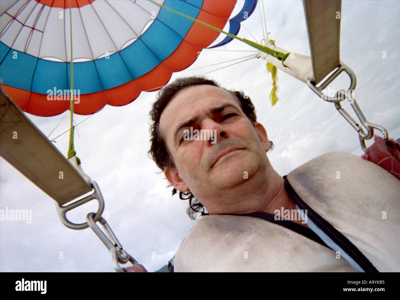 Paragliding in parachute penang hi-res stock photography and images - Alamy