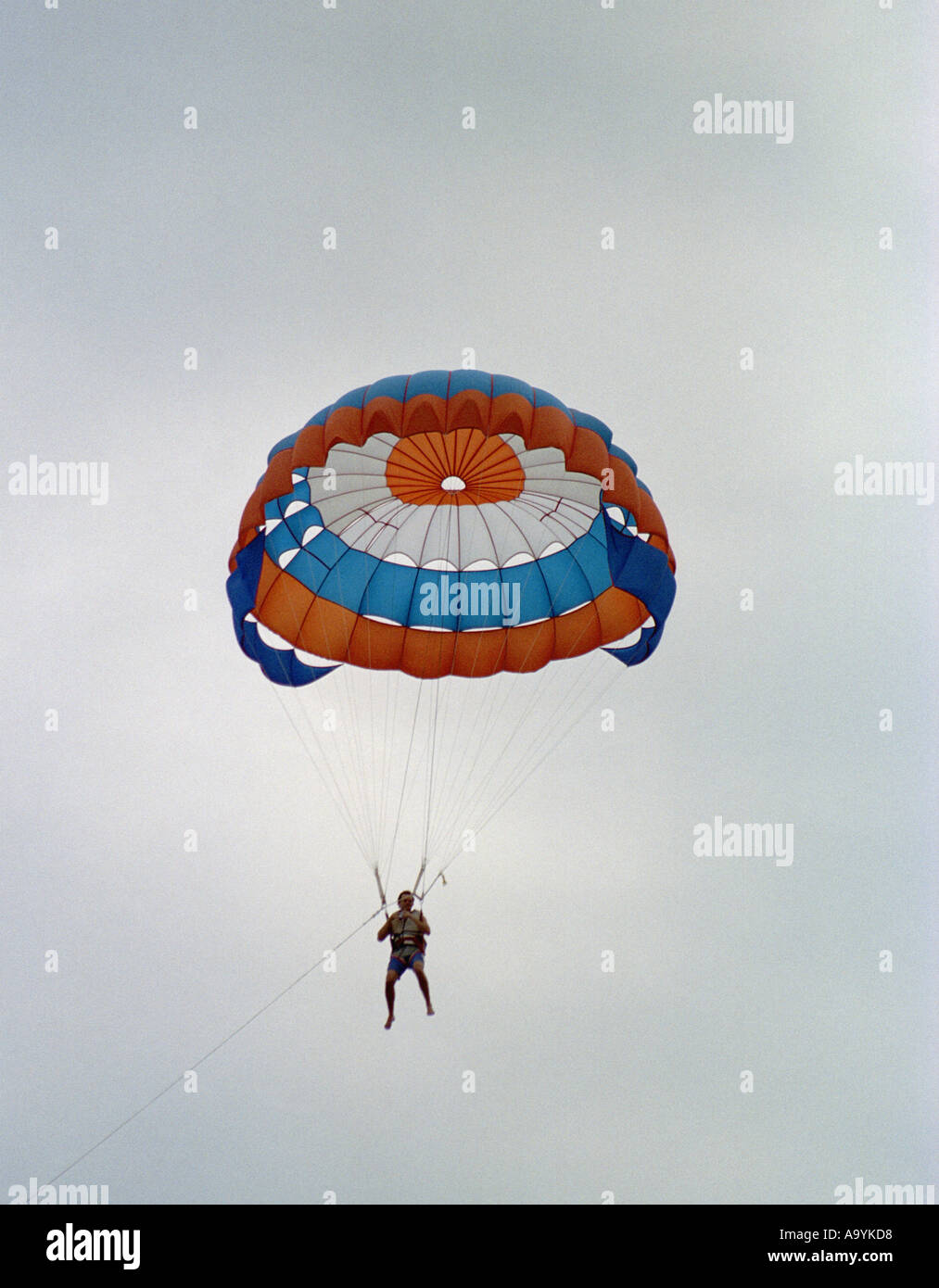 Paragliding in parachute penang hi-res stock photography and images - Alamy