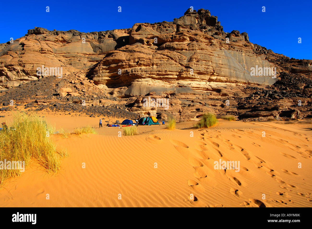 Campingground in the Acacus Mountains, Libya Stock Photo - Alamy
