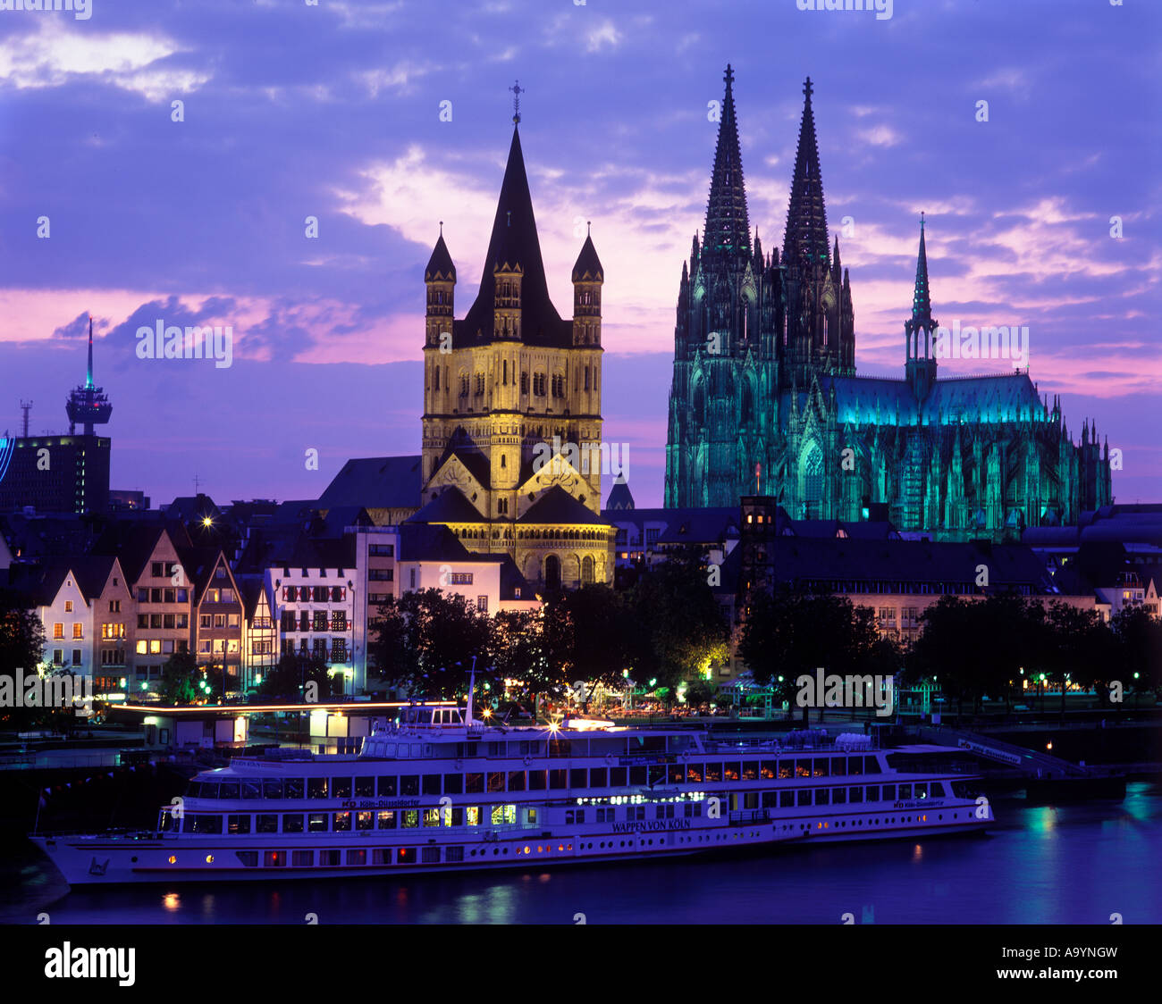 Cologne cathedral lit up hi-res stock photography and images - Alamy