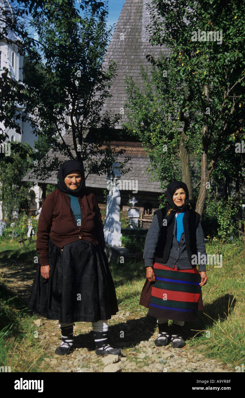 Mourning costume of grass hi-res stock photography and images - Alamy