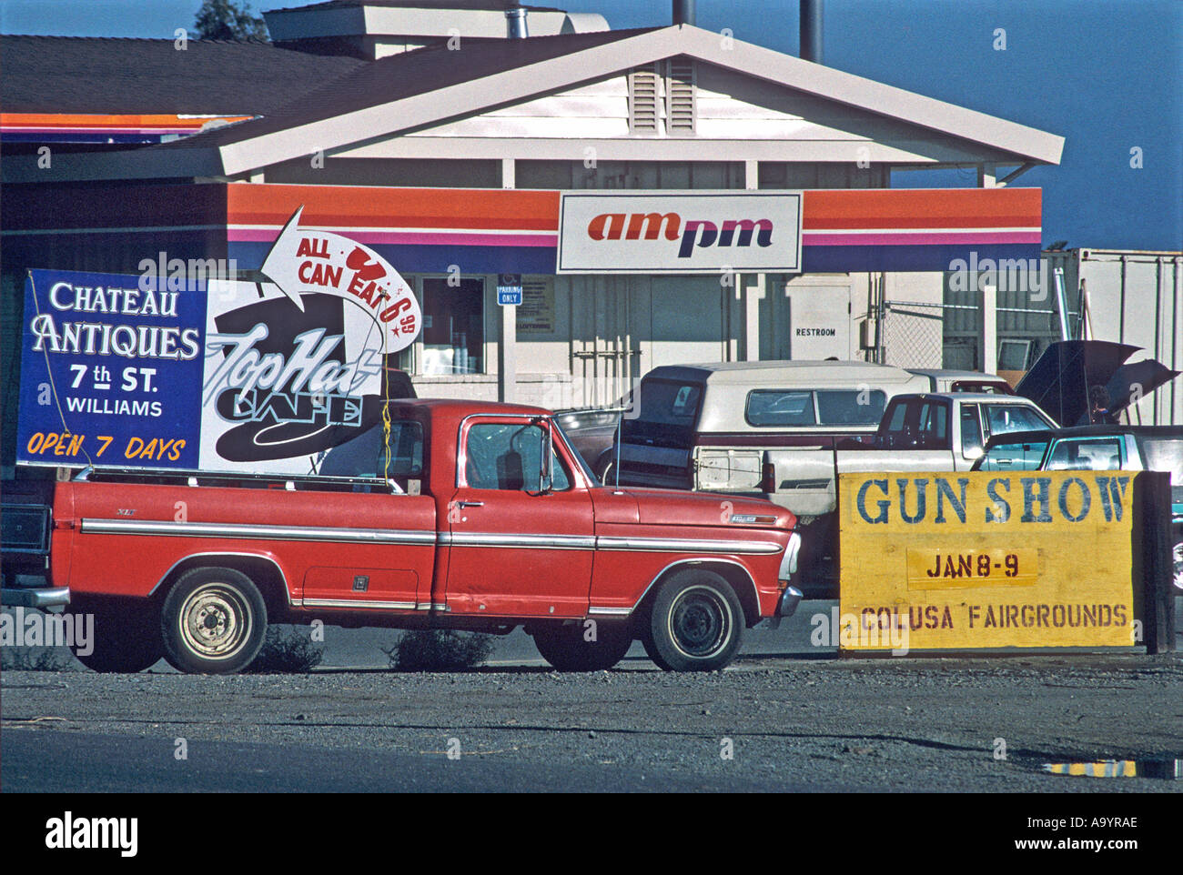"Gun Show sign and Ford ^pickup, ^Williams, California Stock Photo - Alamy