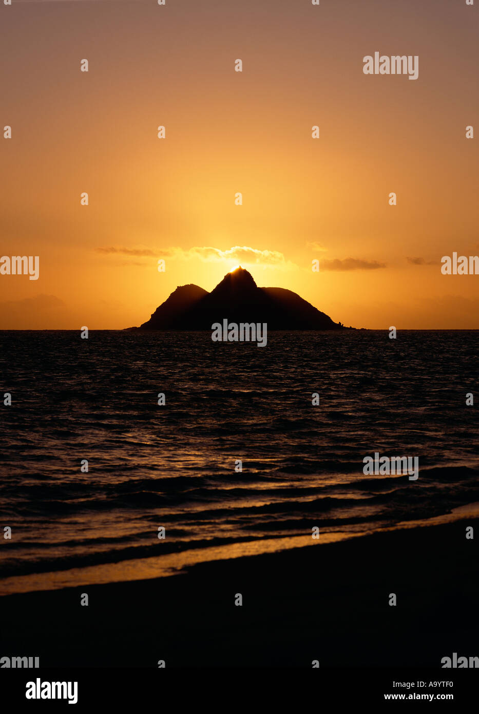 Lanikai sunrise hi-res stock photography and images - Alamy