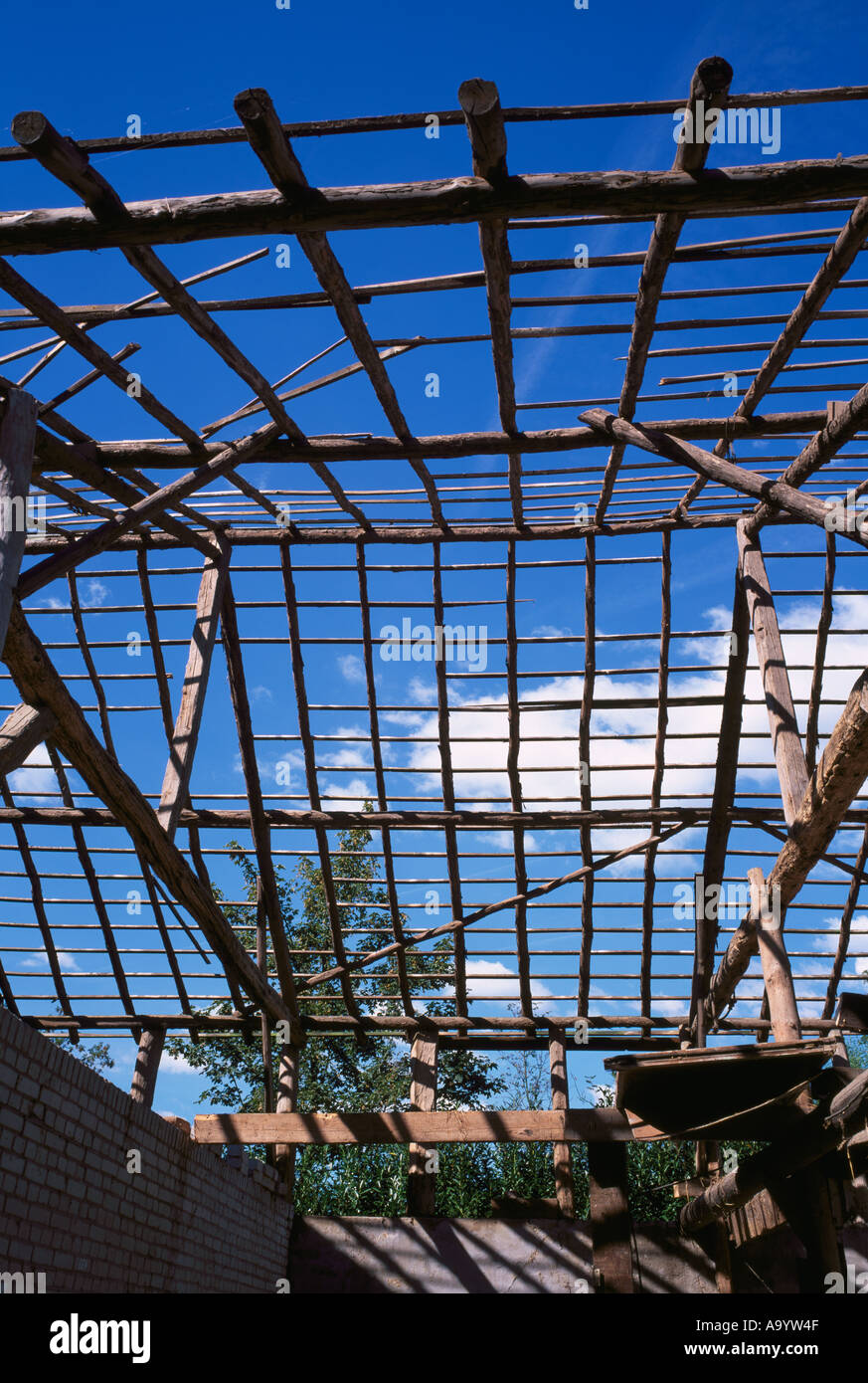 Old barn structure hi-res stock photography and images - Alamy
