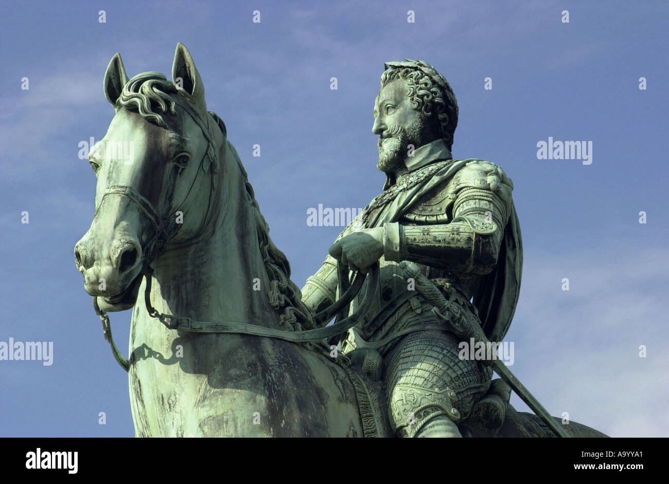 Statue of french king henri iv hi-res stock photography and images - Alamy