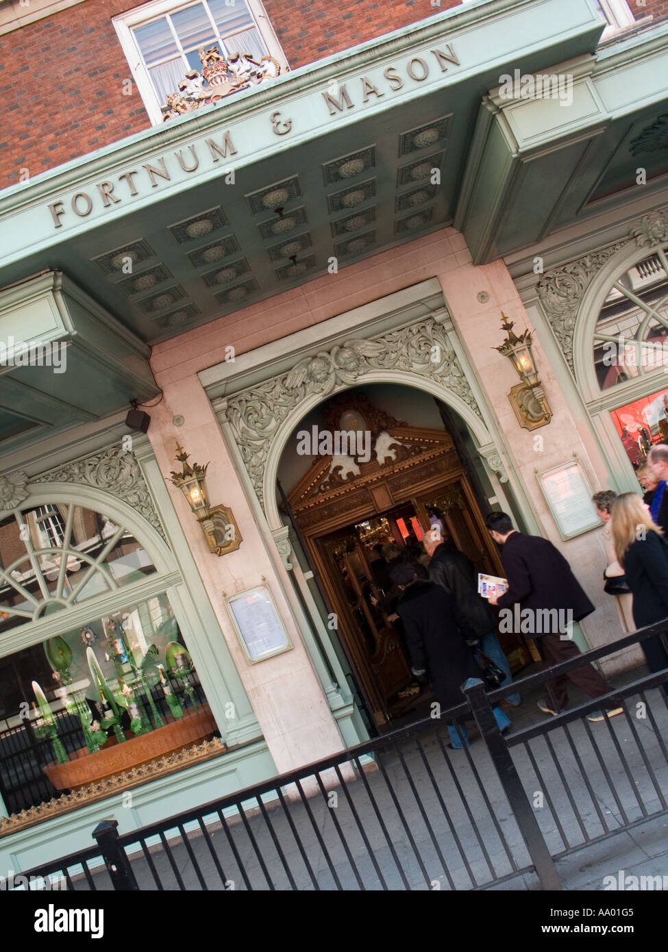 Fortnum and Mason shop on Piccadilly Stock Photo - Alamy