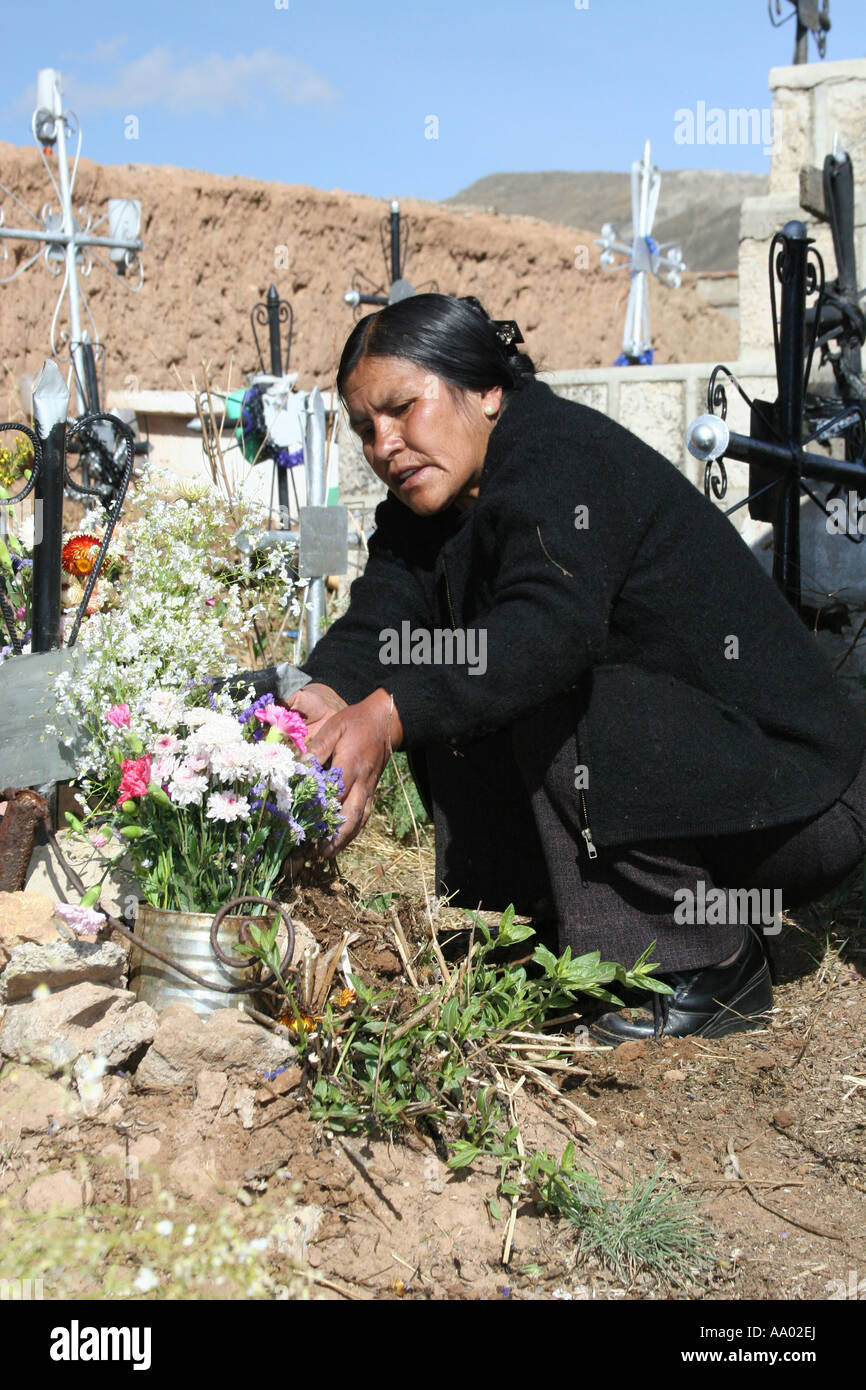 Grave of a women hi-res stock photography and images - Alamy