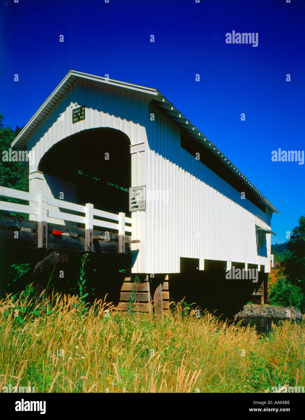 Arched truss bridge hi-res stock photography and images - Alamy