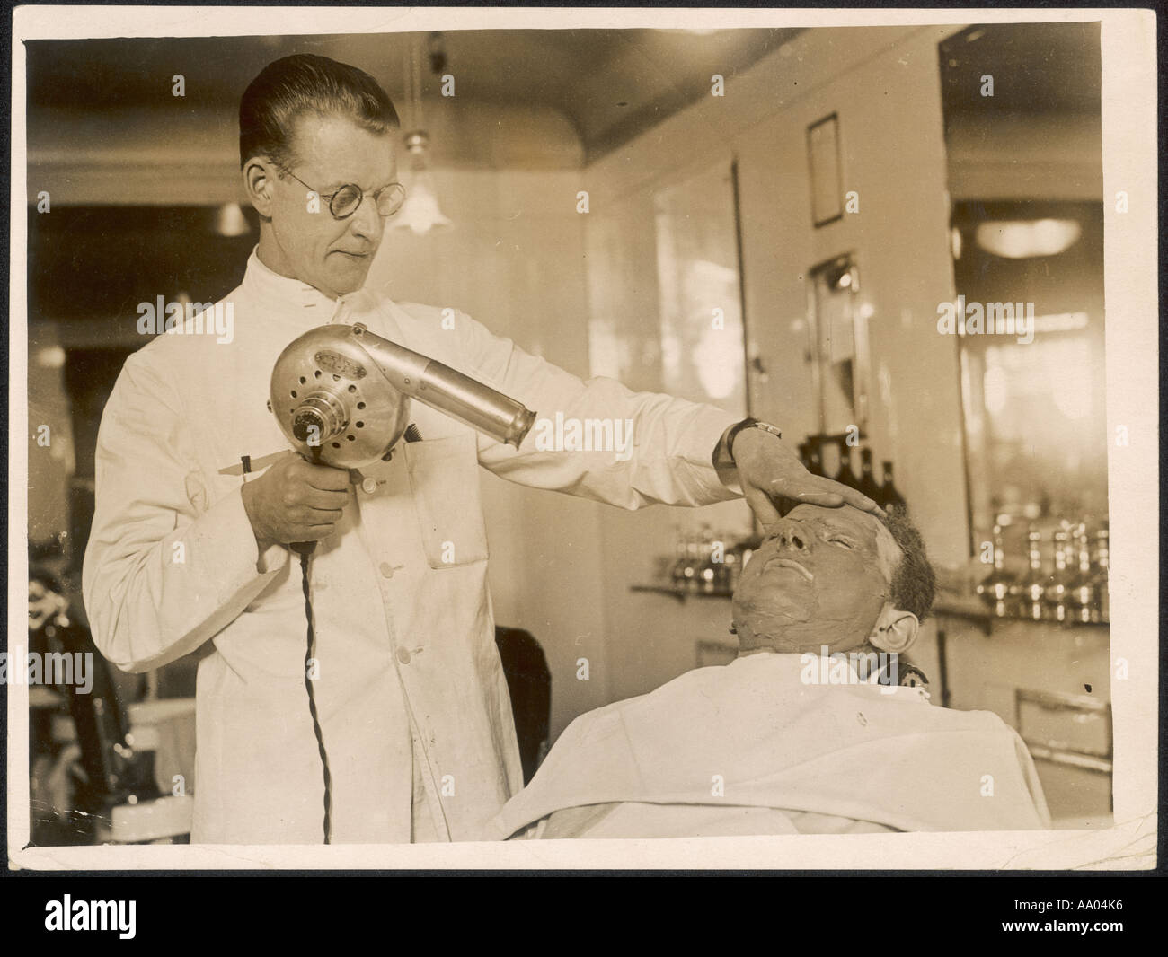 Mud pack hi-res stock photography and images - Alamy