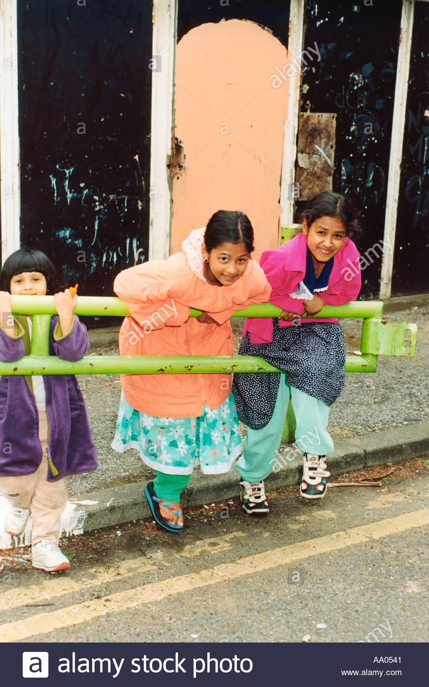 Council Estate Uk Girls High Resolution Stock Photography and Images ...