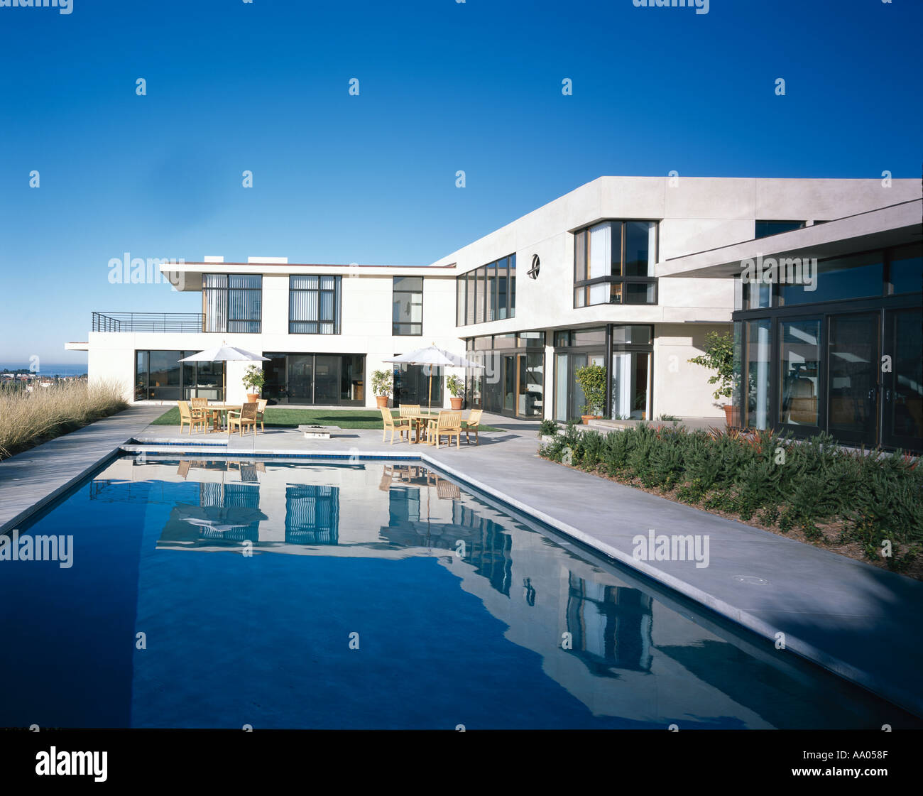 Fletcher Residence, Malibu, California, USA. Swimming pool. Architect ...