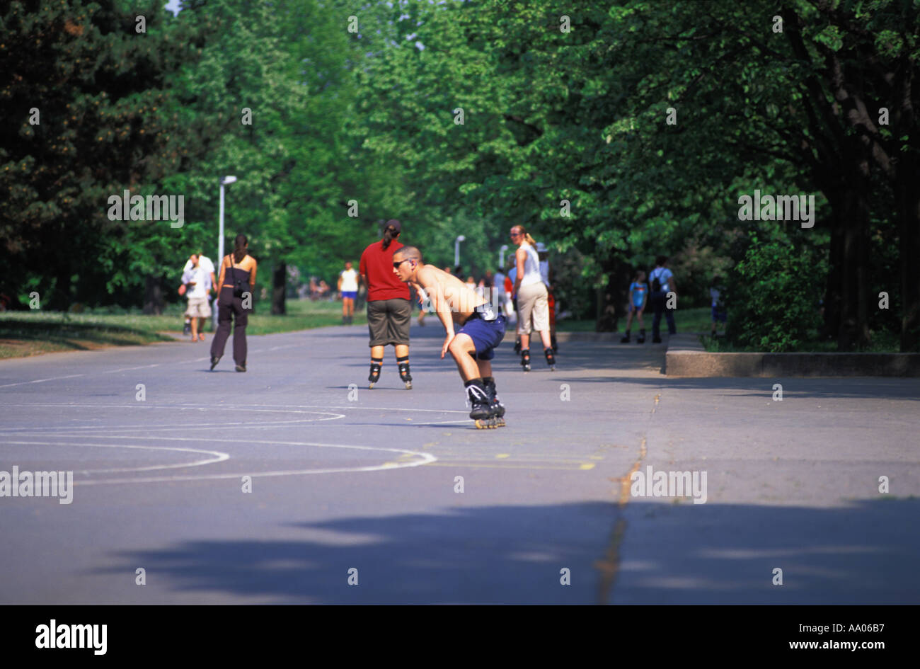 Rollerblades rollerbladers hi-res stock photography and images - Alamy