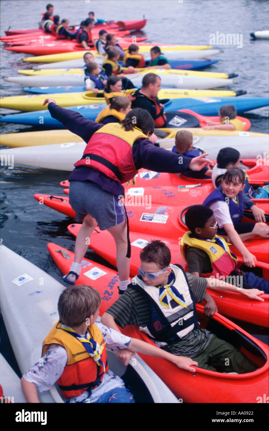 Children camp canoe hi-res stock photography and images - Alamy